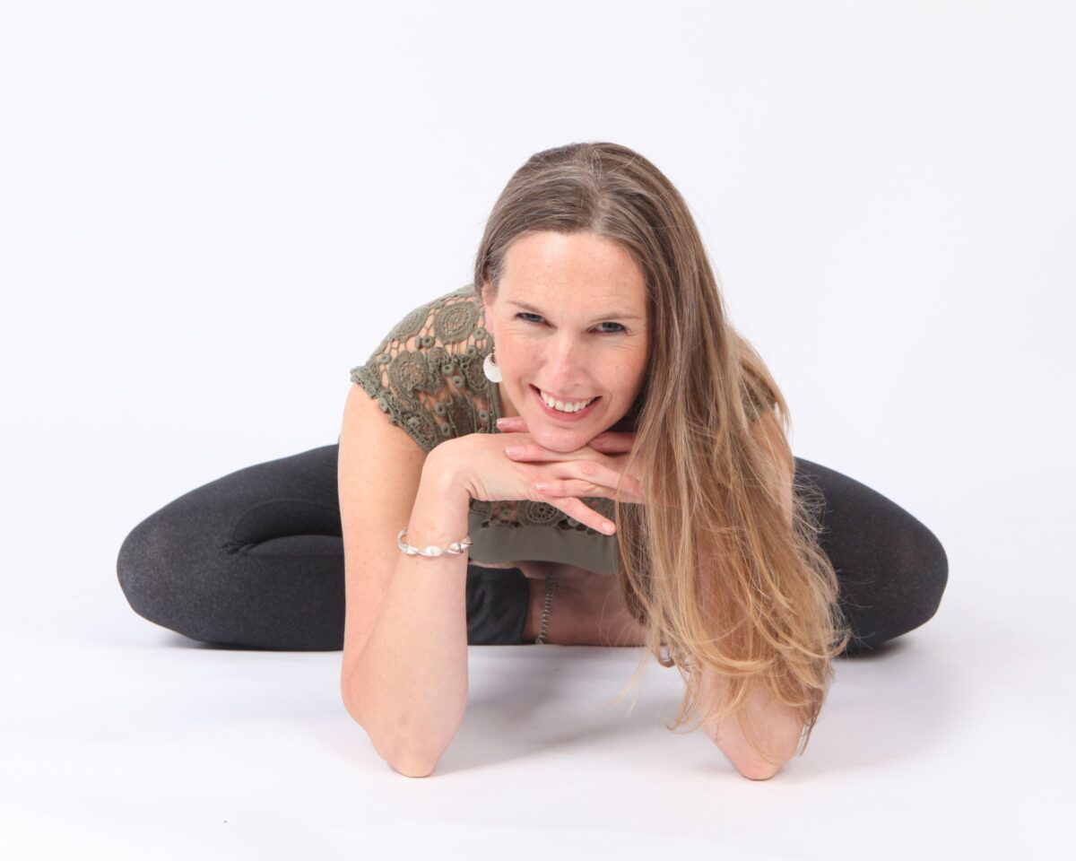 Meet Lisa - Living Yoga